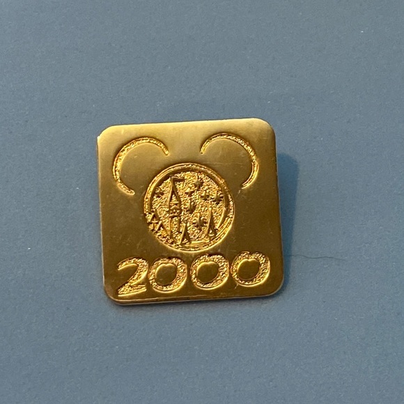 Disney | Jewelry | Disneyland Disney Annual Passport 200 Lapel Pin ...